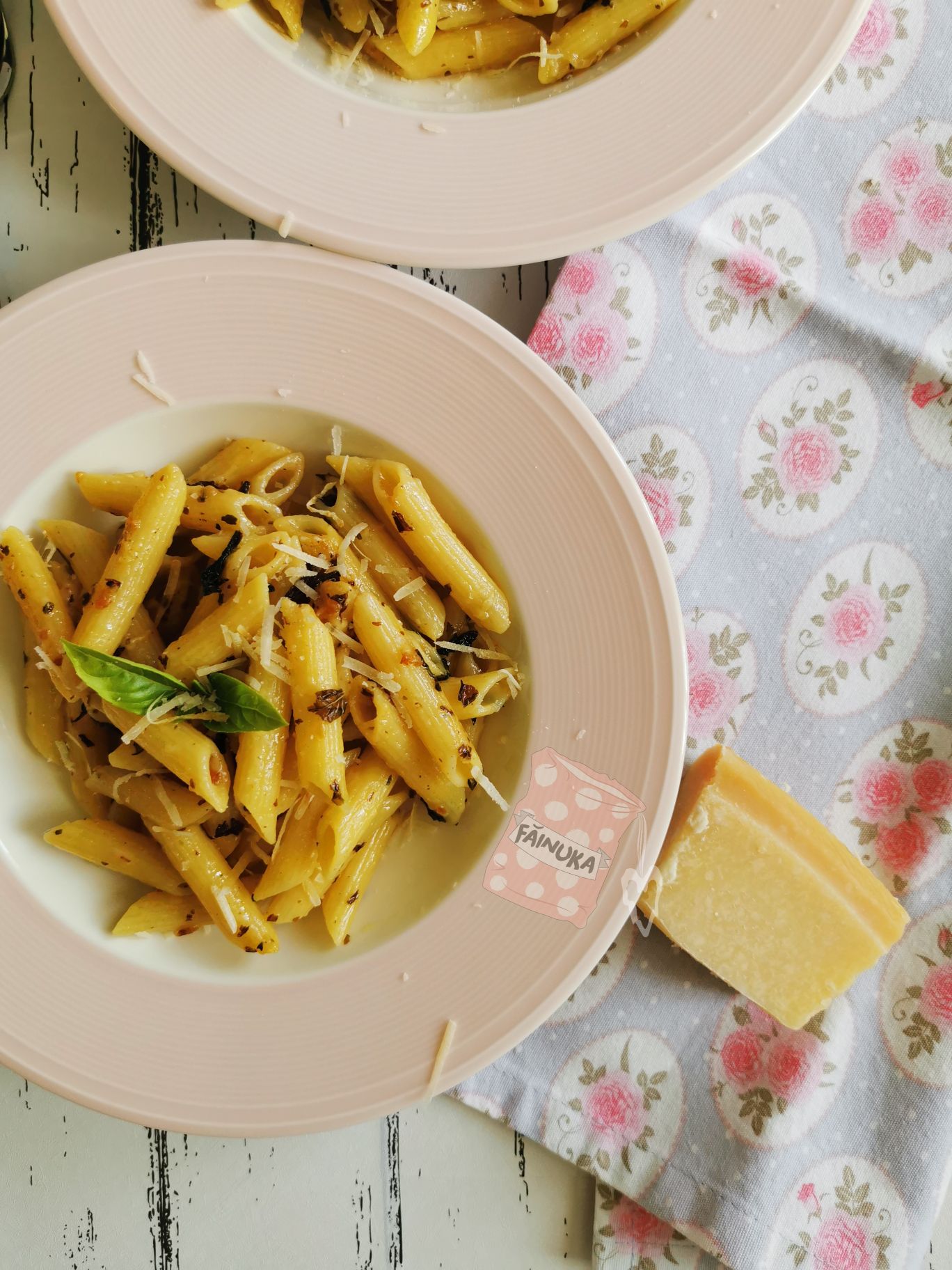 Paste cu busuioc si usturoi – Făinuka